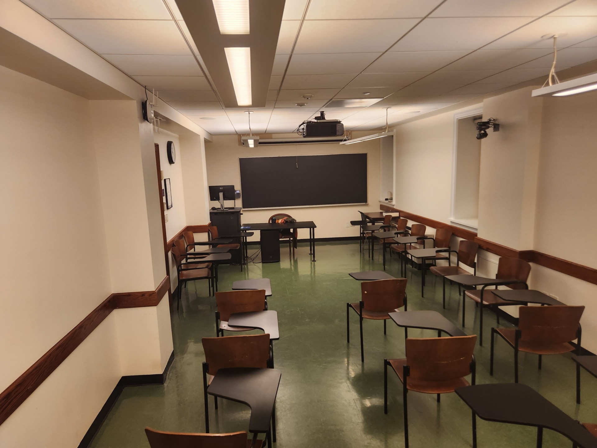 Knox Classroom Information and Photos | University Registrar