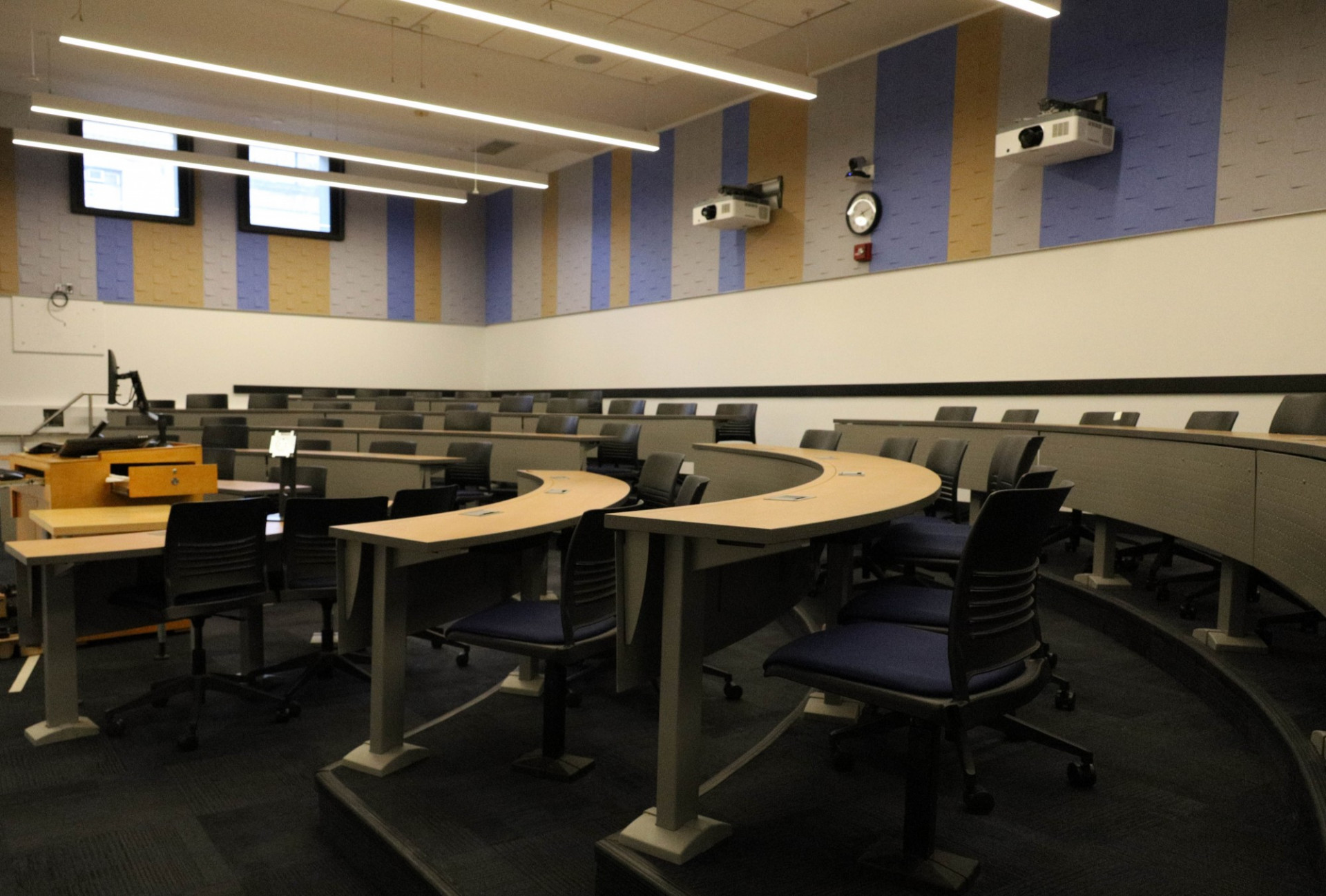 Uris Classroom Information and Photos | University Registrar