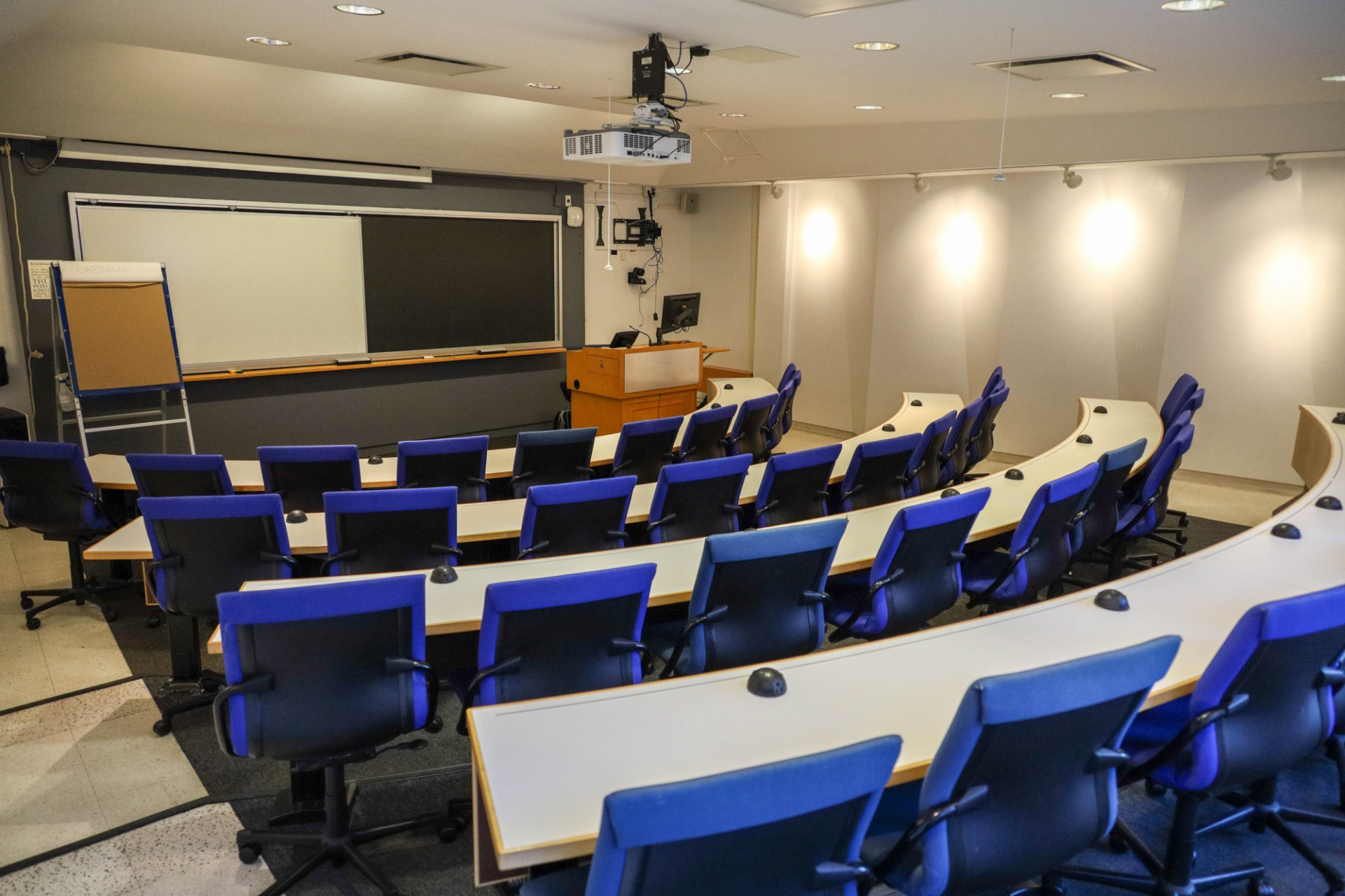 Uris Classroom Information and Photos | University Registrar