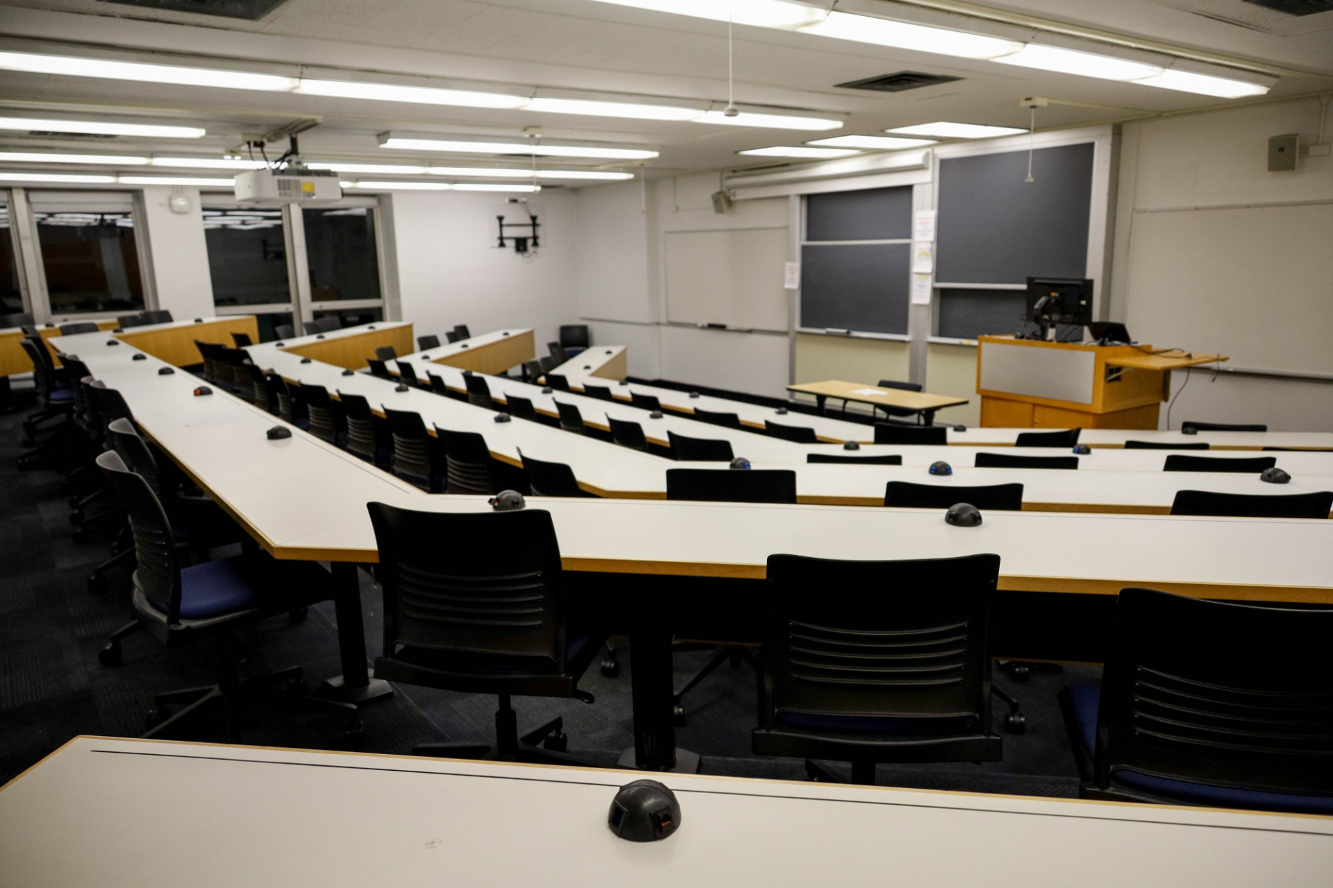 Uris Classroom Information and Photos | University Registrar