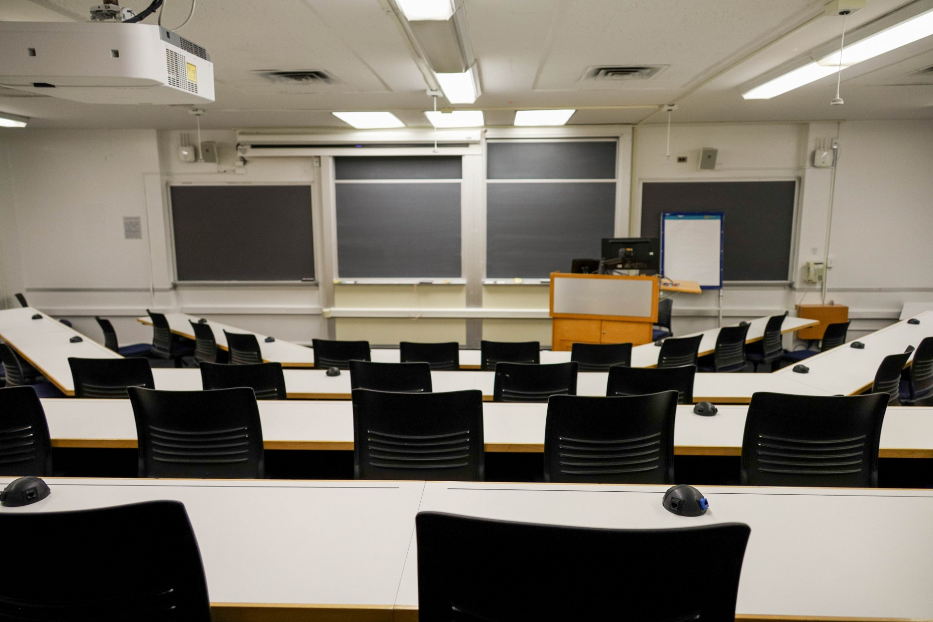 Uris Classroom Information and Photos | University Registrar