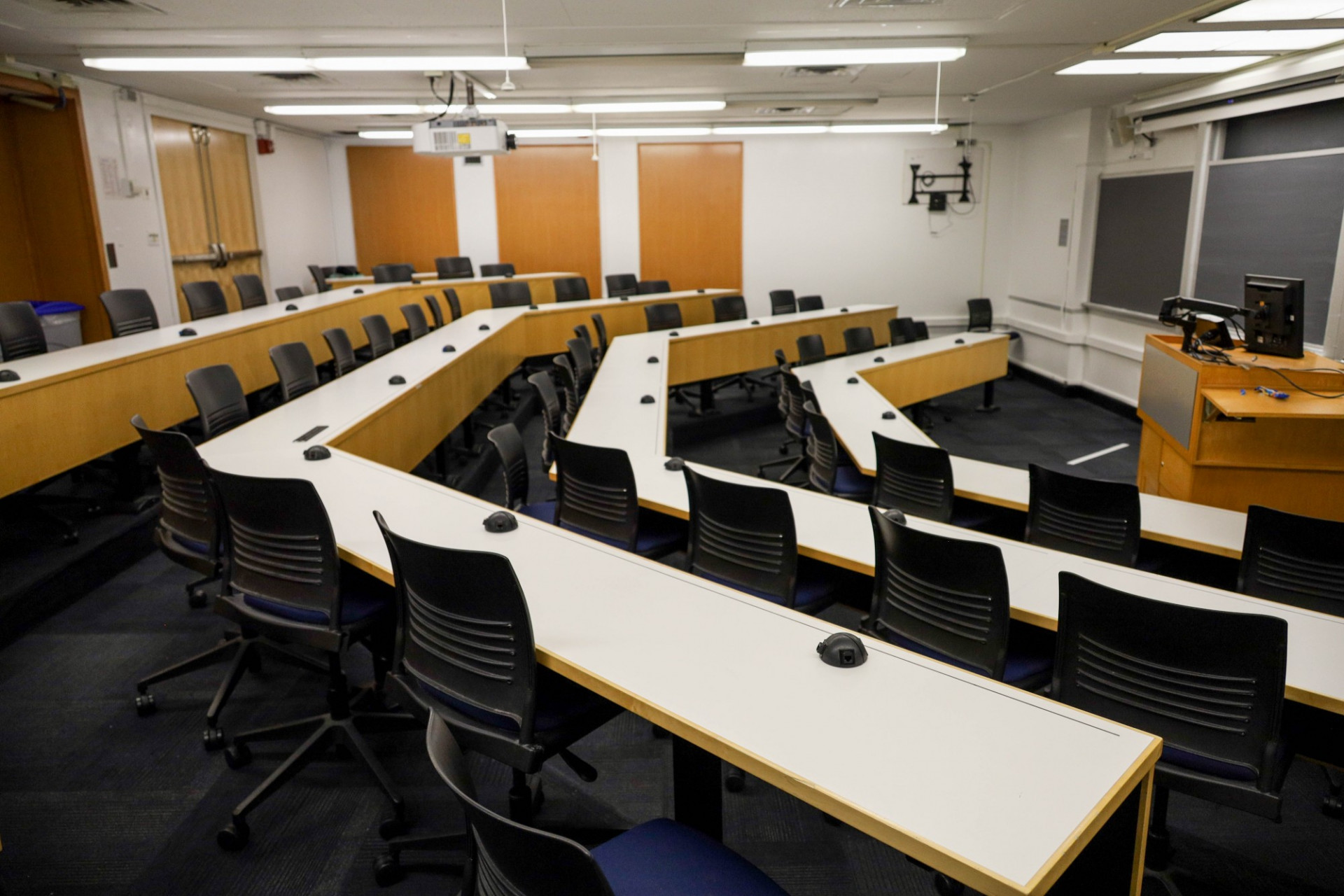 Uris Classroom Information and Photos | University Registrar