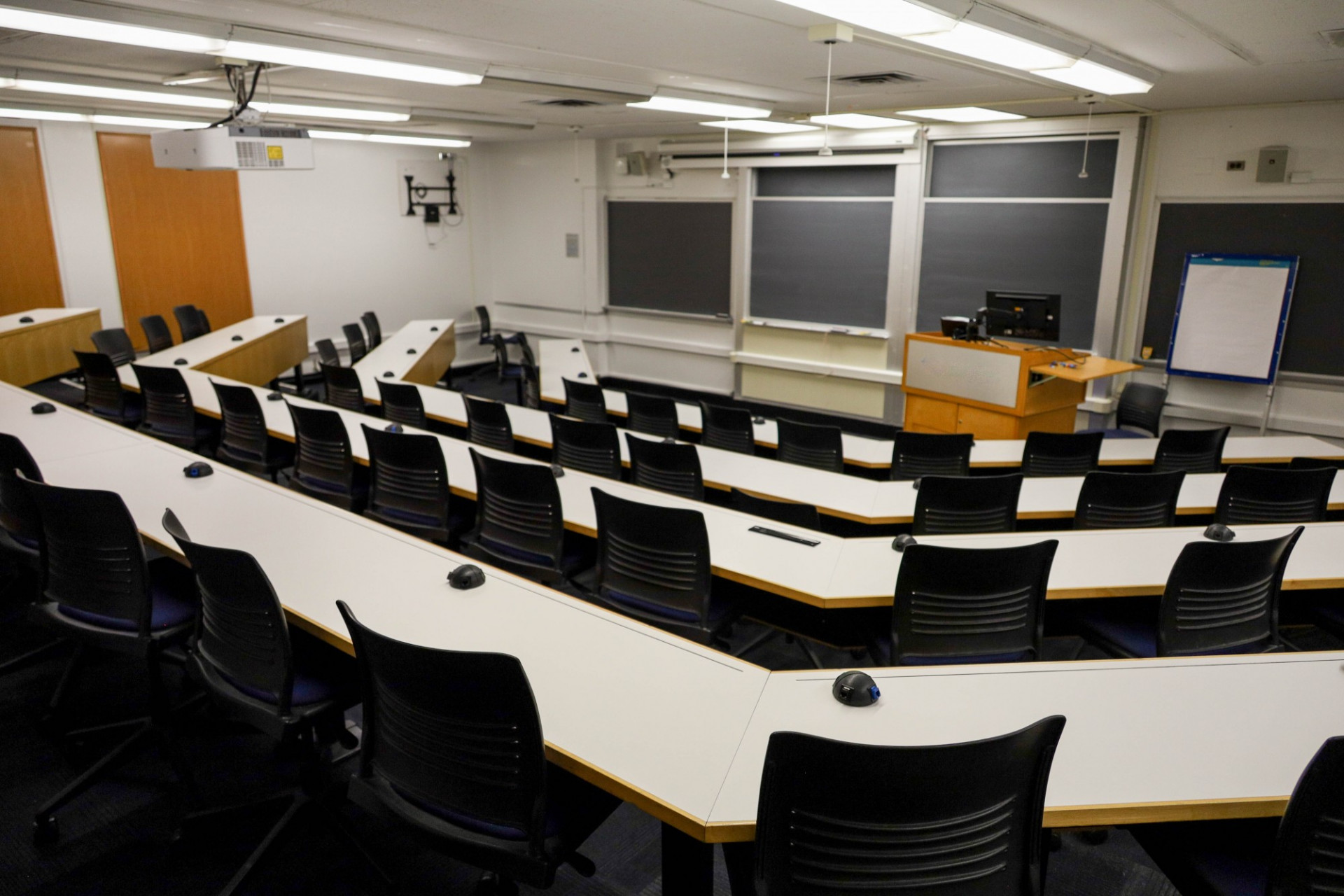 Uris Classroom Information and Photos | University Registrar