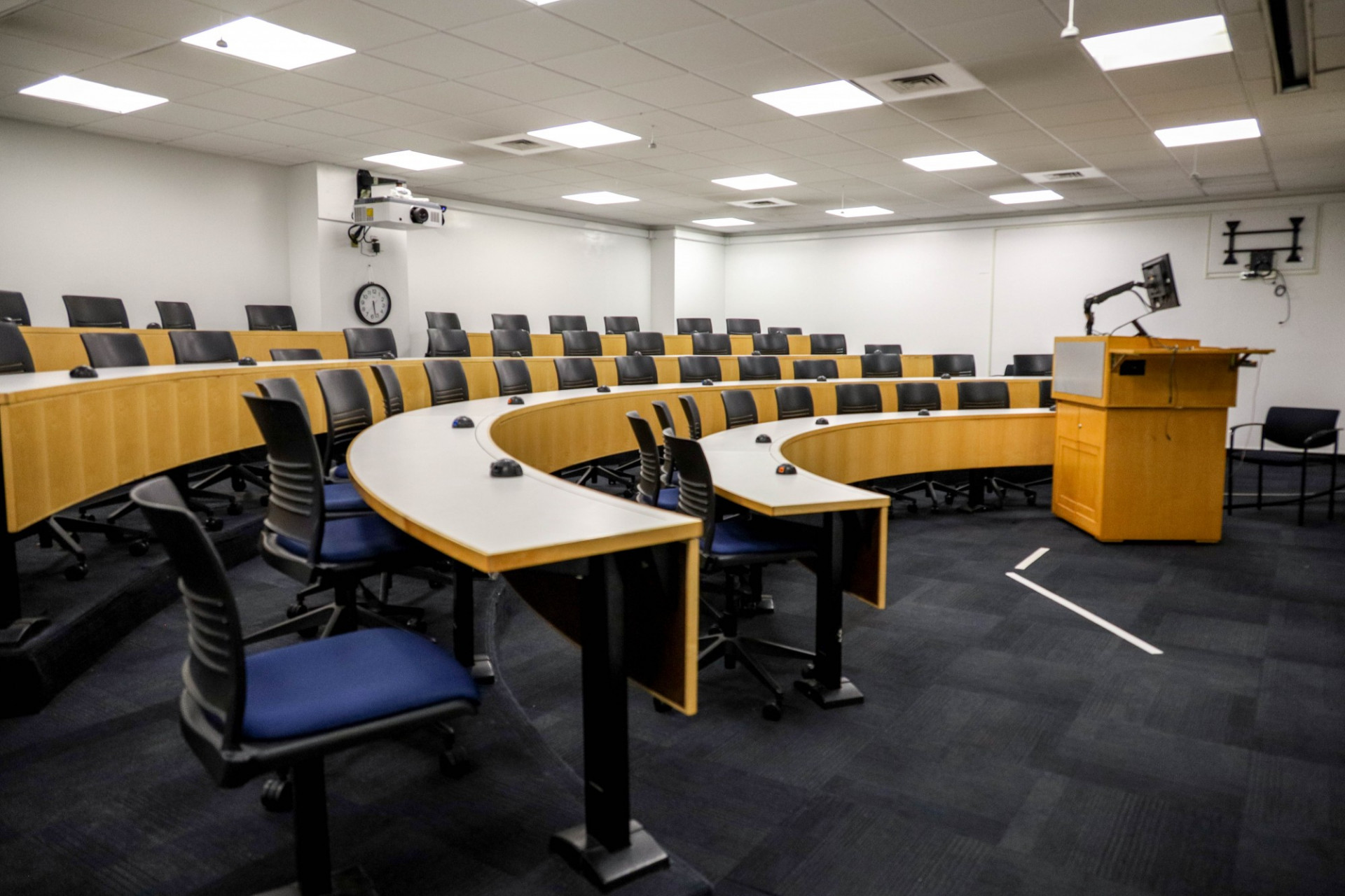 Uris Classroom Information and Photos | University Registrar