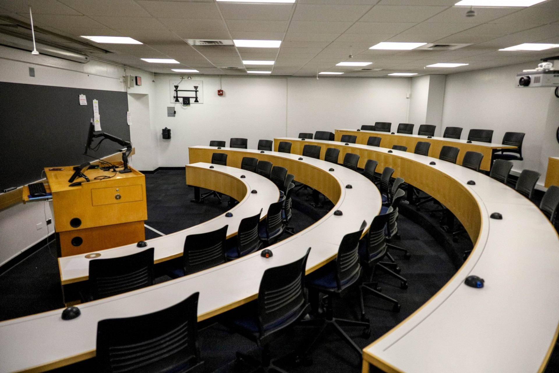 Uris Classroom Information and Photos | University Registrar