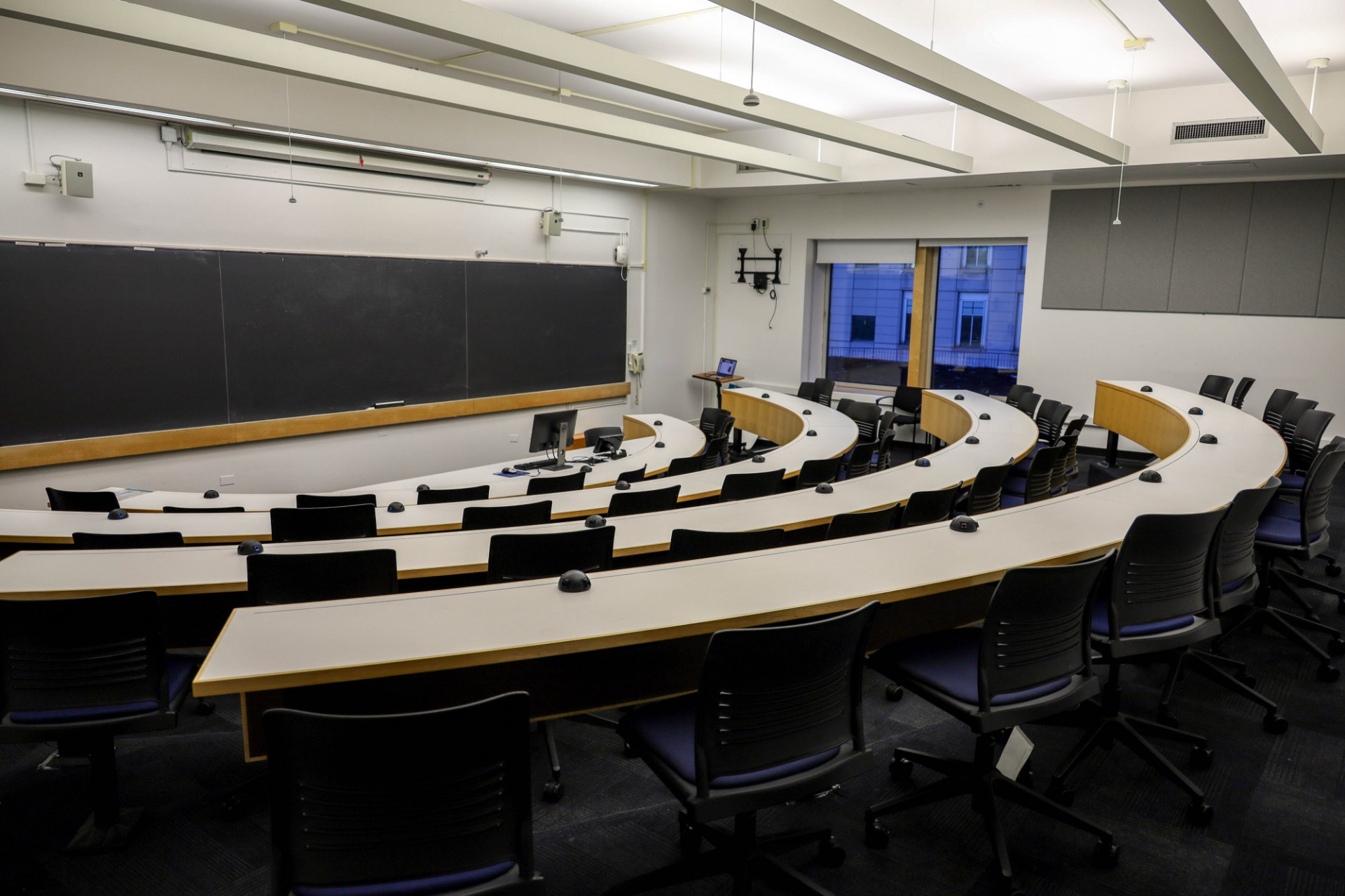 Uris Classroom Information and Photos | University Registrar